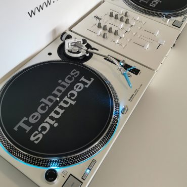 CUSTOM TECHNICS AUDI MOCHA SL1210MK2 (x2) • Pimp My Decks